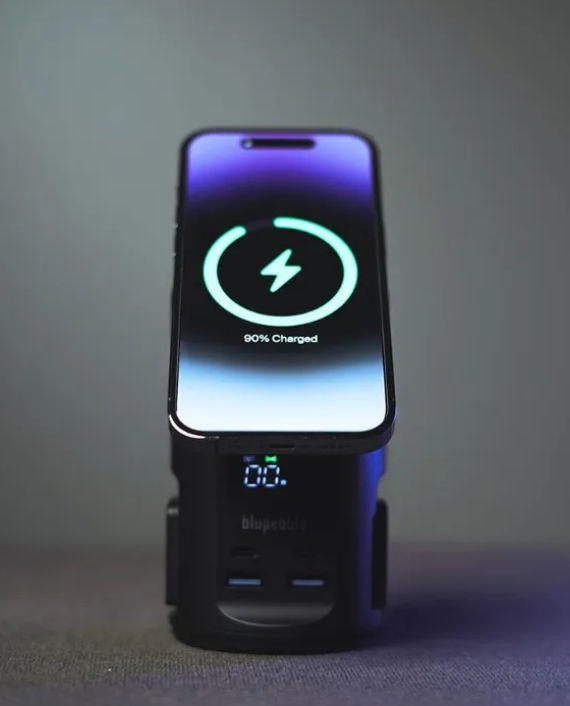 Buy Blupebble MagPod Wireless Charging Hub in Qatar - AlaneesQatar.Qa