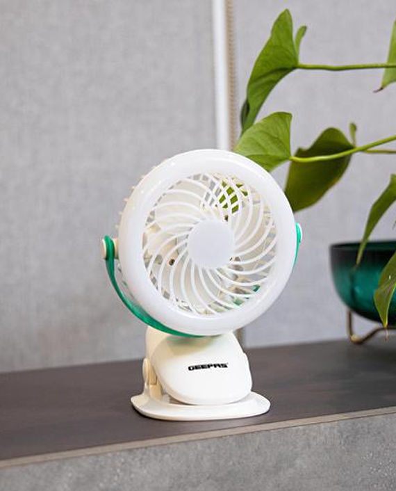 Buy Geepas GF21137 2in1 Rechargeable Clip Fan With LED Light in Qatar ...