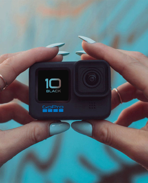Buy GoPro Hero 10 Bundle (Battery + Memory Card + Compact Case) in ...